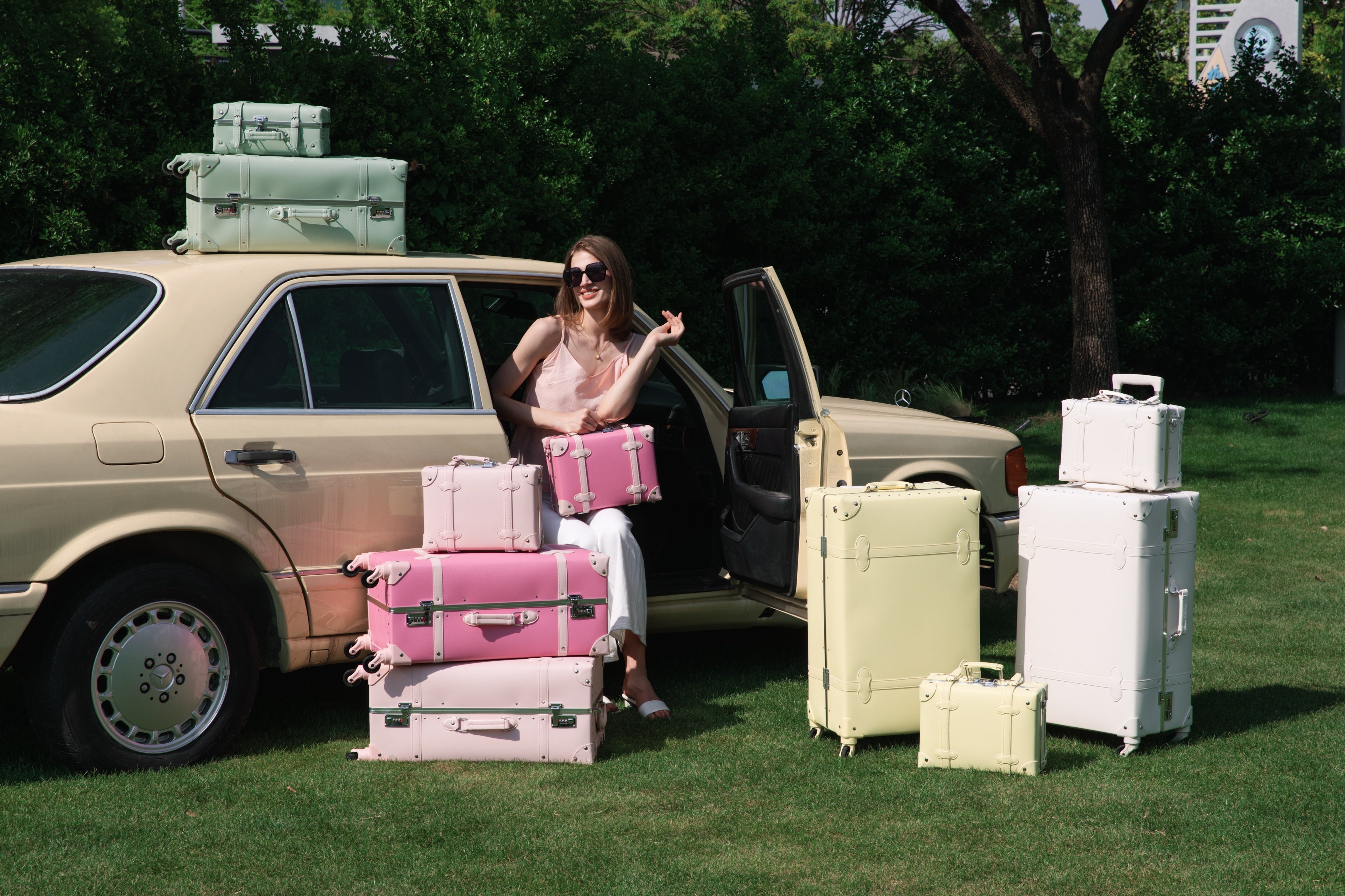 The Fascinating History of Vintage Luggage: Evolution, Glamour ...